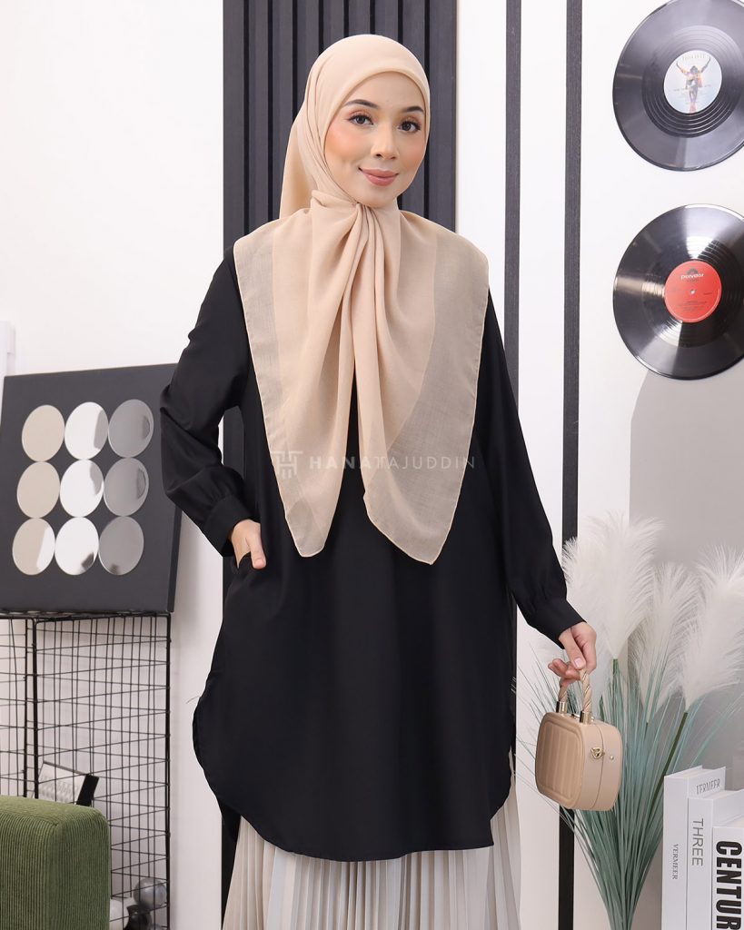Kayla Top in Black – Hana Tajuddin