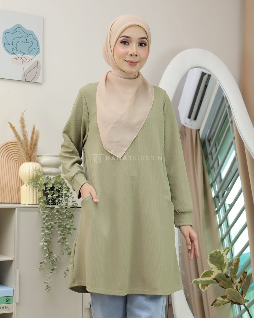 Aiira Top 5.0 in Tender Green – Hana Tajuddin